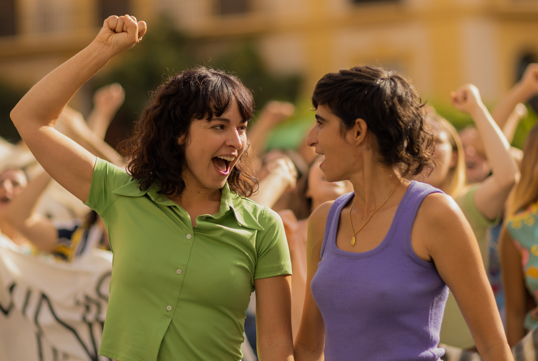 'Te Estoy Amando Locamente' se alza como la película más premiada en los Premios Carmen - ESCAC.COM